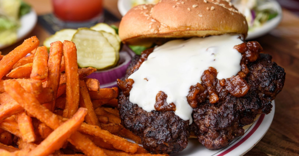 Lincoln's Best Burger: Tam O' Shanter Pub | Nebraska Realty